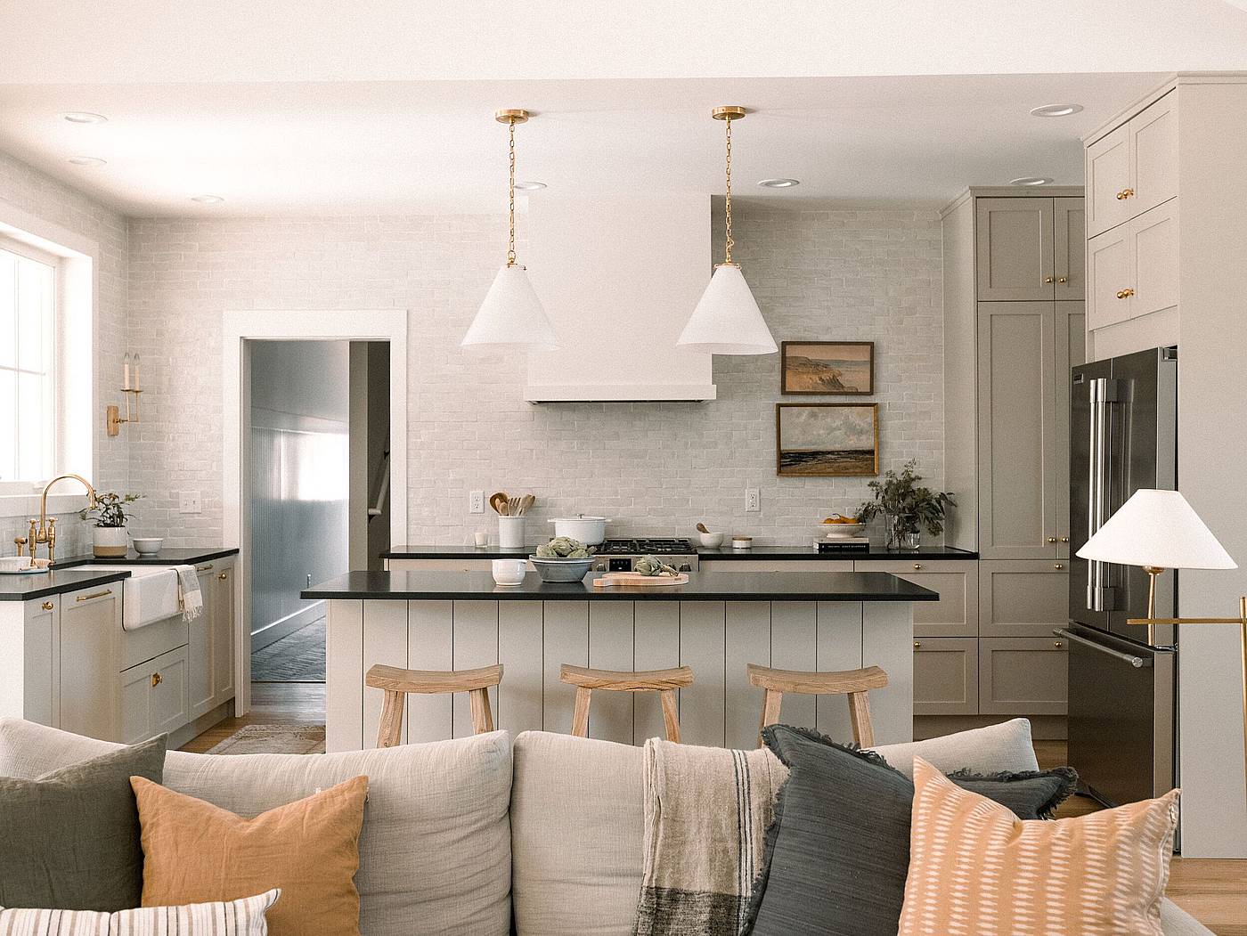 Modern open kitchens – trend in design - Travellingstory